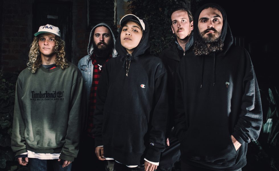 Cursed Earth, Episode 2 : la rage sur le tube - SCORE A/V